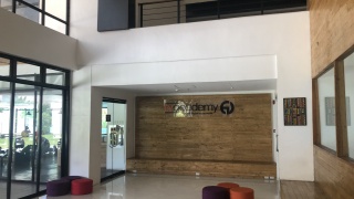 EVアカデミー(EV English Academy) | 海外留学なら結果にこだわるStudyIn